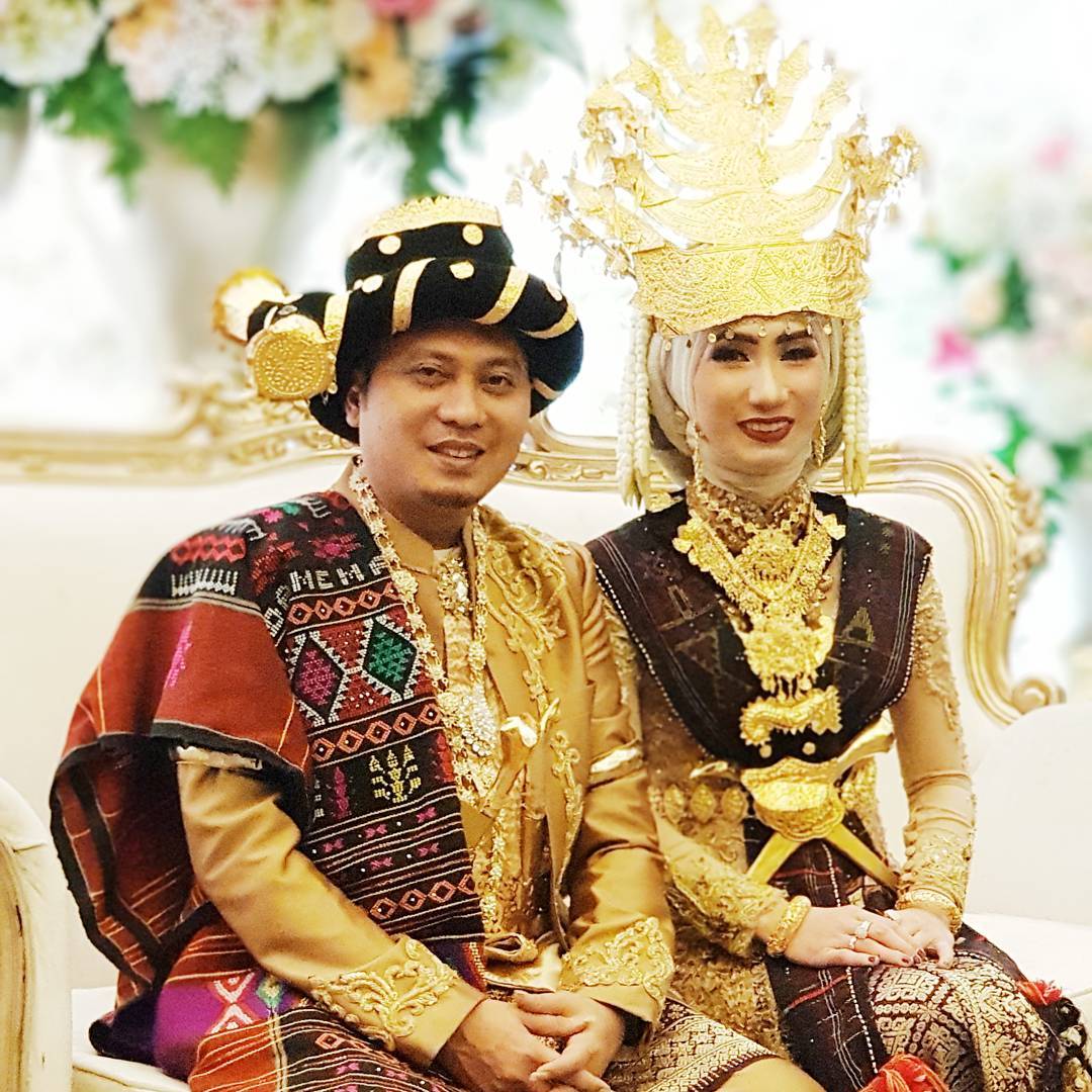 " SANGGAR NUSANTARA DOT COM " | Jakarta: SEWA BAJU ADAT MANDAILING ...