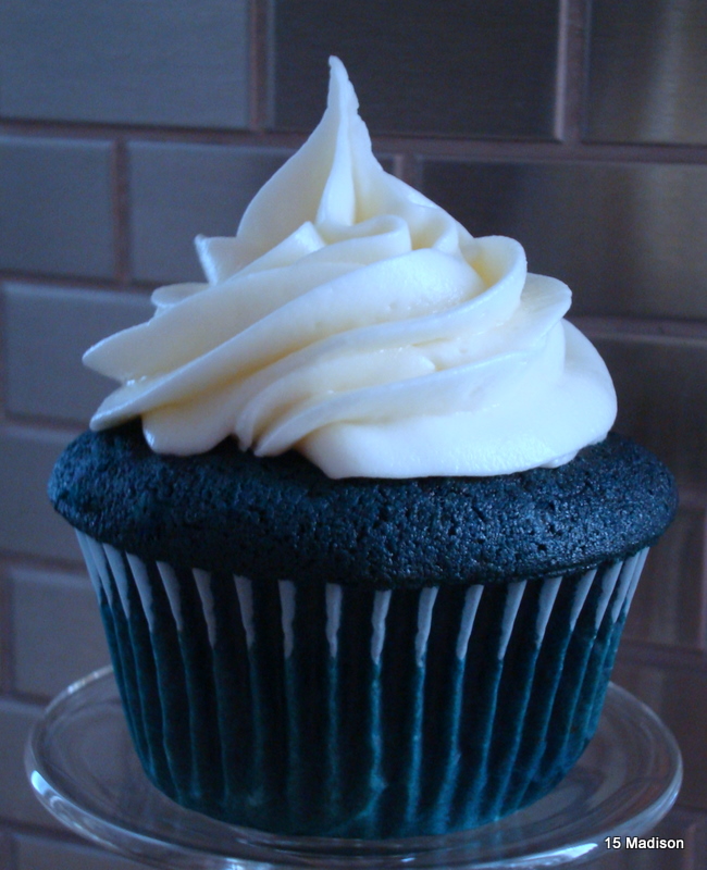 Juneberry Lane: Superbowl Showdown: Blue Velvet Cupcakes (that's right ...