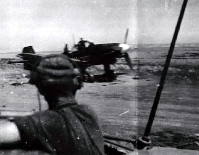 Panzermänner: StuG Passes a Stuka in Stalingrad