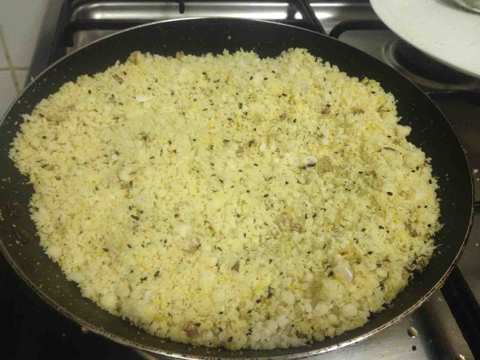 MALABAR TRADITIONAL SNACK - POORAM VARUTHATH WITH LEFTOVER PUTTU