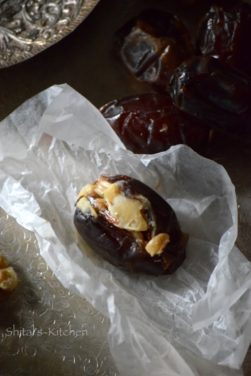 Shital's-Kitchen: Stuffed Dates