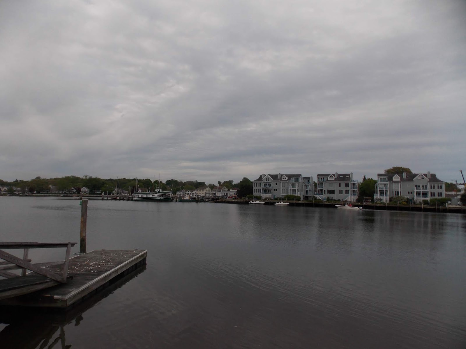 CHINAR SHADE : THE BEAUTIFUL MYSTIC SEAPORT TOWN (Connecticut State)
