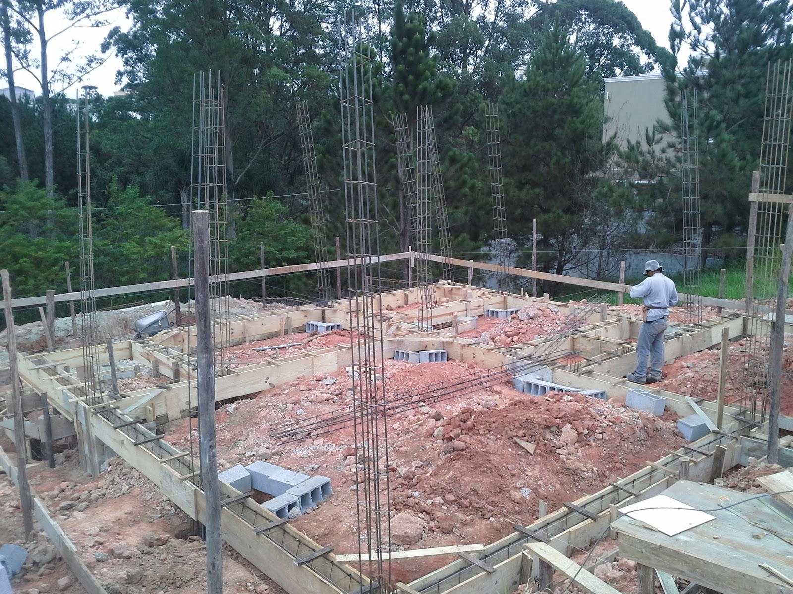 Casa Tony & Ta: Inicio Preparação Baldrame e concretagem