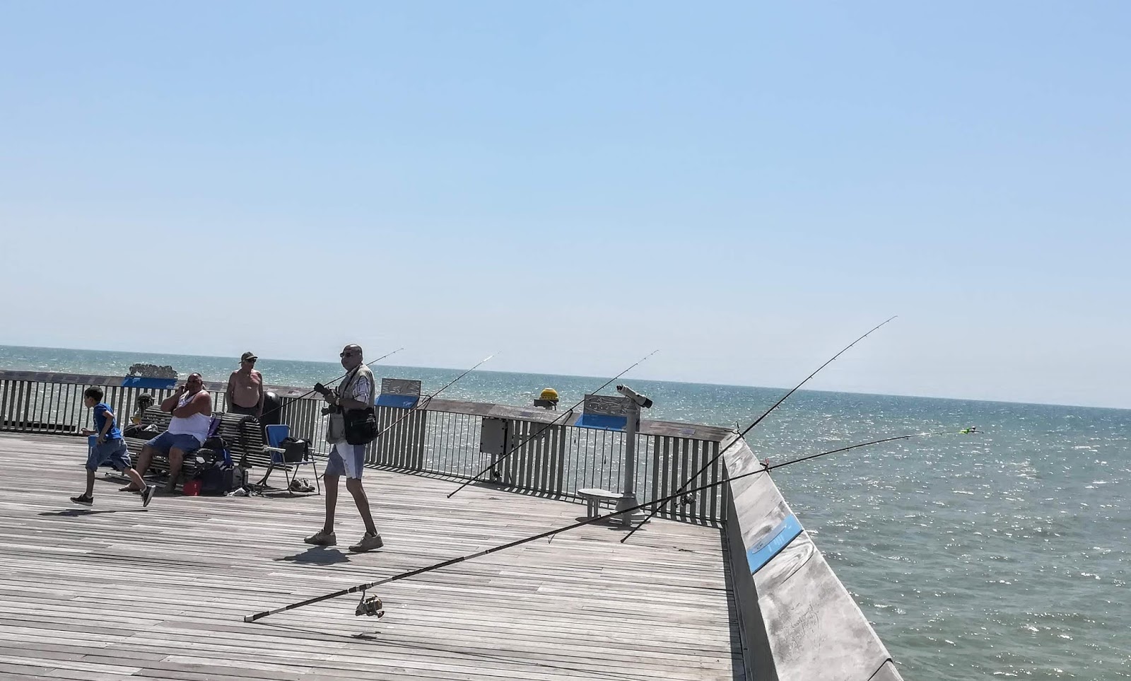 Hastings Peerless Pier: Continuity - fishing from Hastings Pier