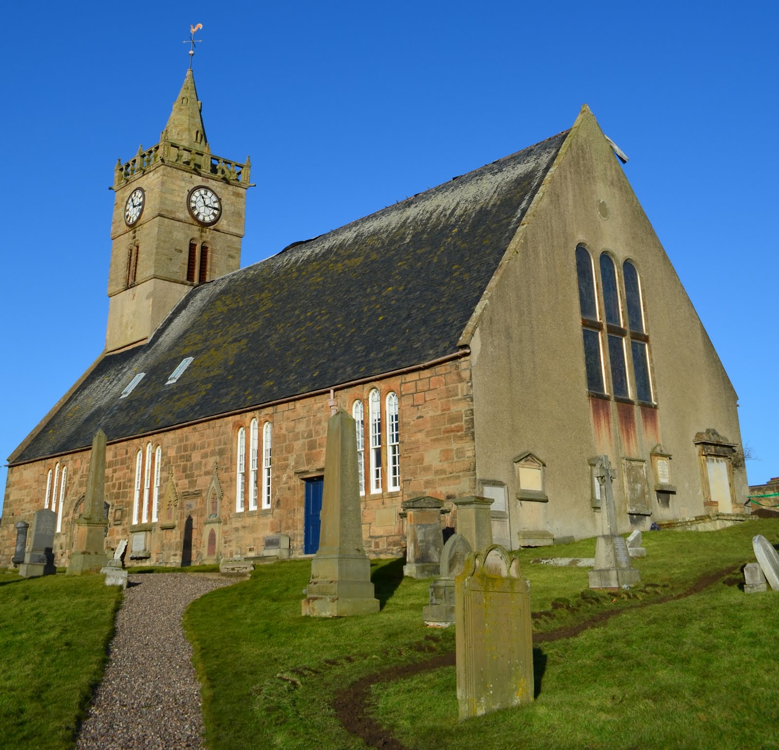 Tour Scotland: Tour Scotland Photographs Parish Church and Graveyard ...