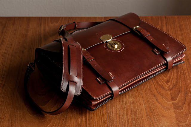 Andersen leather : Classic English Briefcase with an accordion gusset