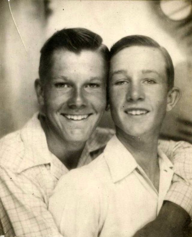 36 Cool Portraits From Photo Booths That Defined Men's Hairstyles in ...