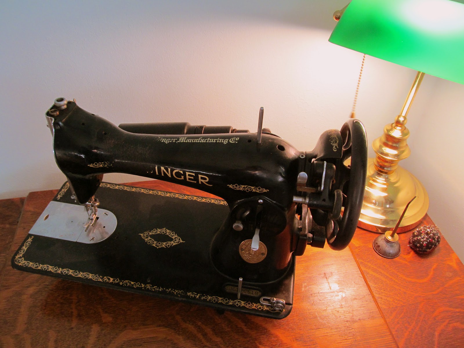 Trampled by Geese: Steampunk sewing machine - in search of ideas