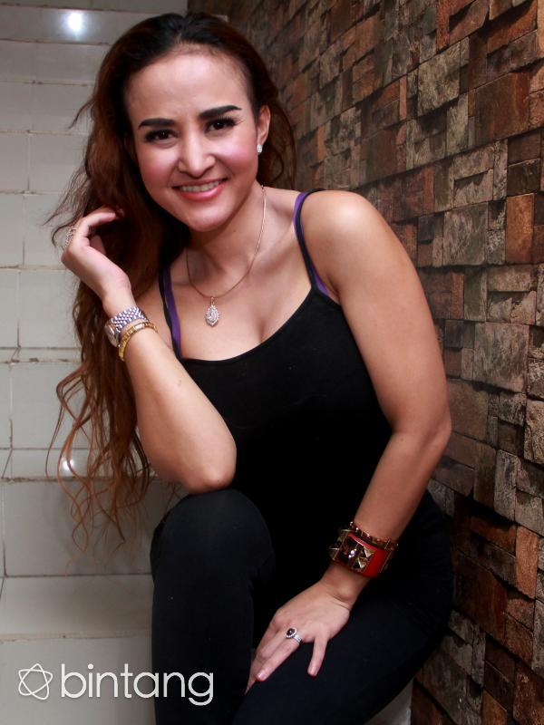 #199 Foto Hot Cynthiara Alona Ukuran Besar - Bikin Heboh