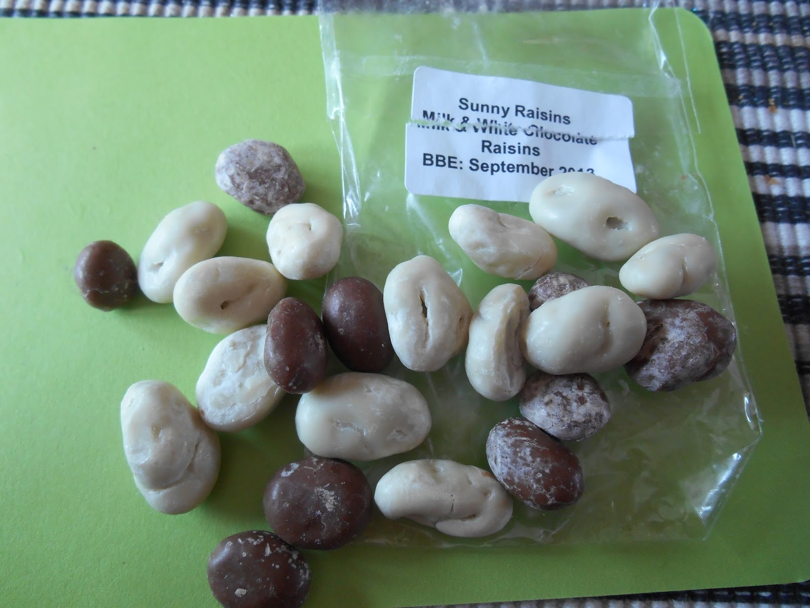 Madhouse Family Reviews: Whitworth's Sunny Raisins & Frootz review