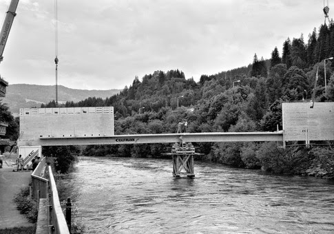 ARTE, ARQUITECTURA Y DISEÑO: PASARELA DE MADERA EN MURAU, AUSTRIA