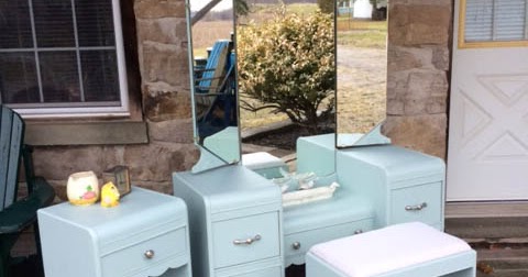 Laurel's Attic : Turquoise Vanity Set