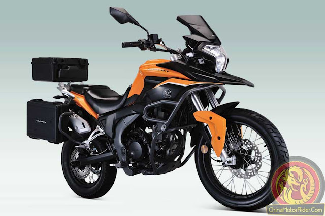 VIAJANDO EN MOTO: TT AdvenTour 250 de AKT a RODAR