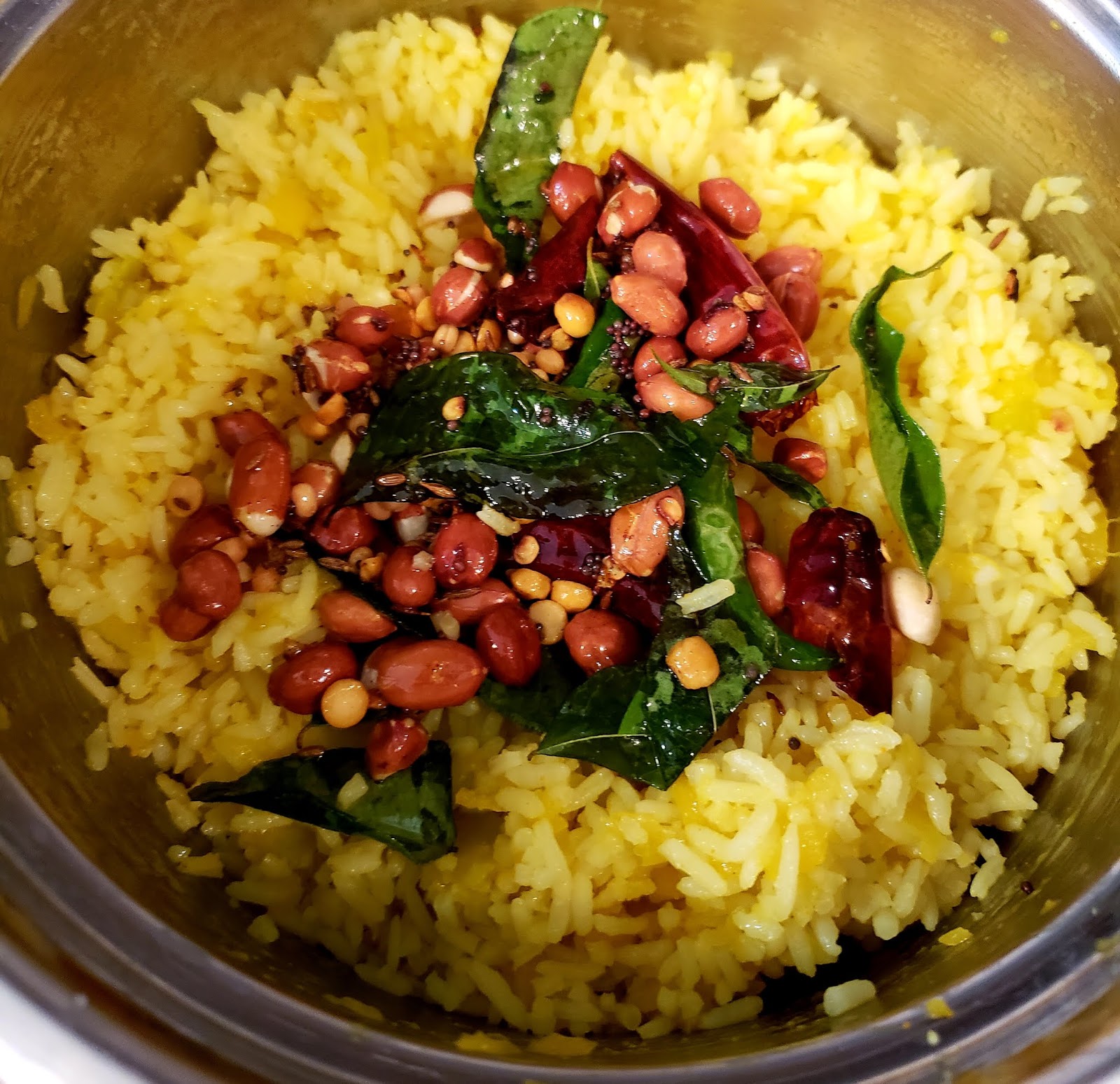 Mamidikaya Pulihora/Green Mango Rice