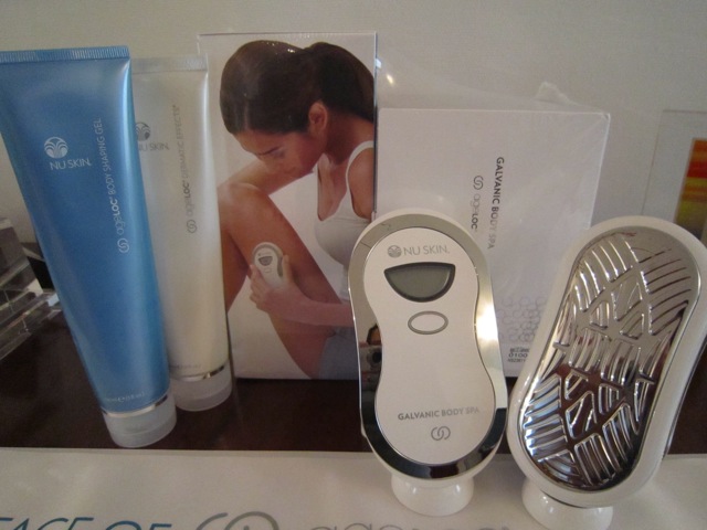 Gesichtsbehandlung und makelloser Teint mit dem Galvanic Spa II von ...