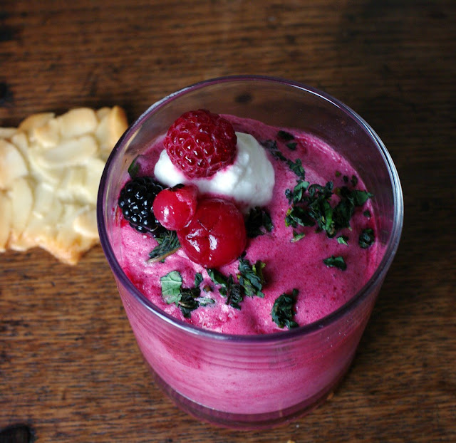 The Wandering Girl: Mousse rafraîchissante aux fruits rouges