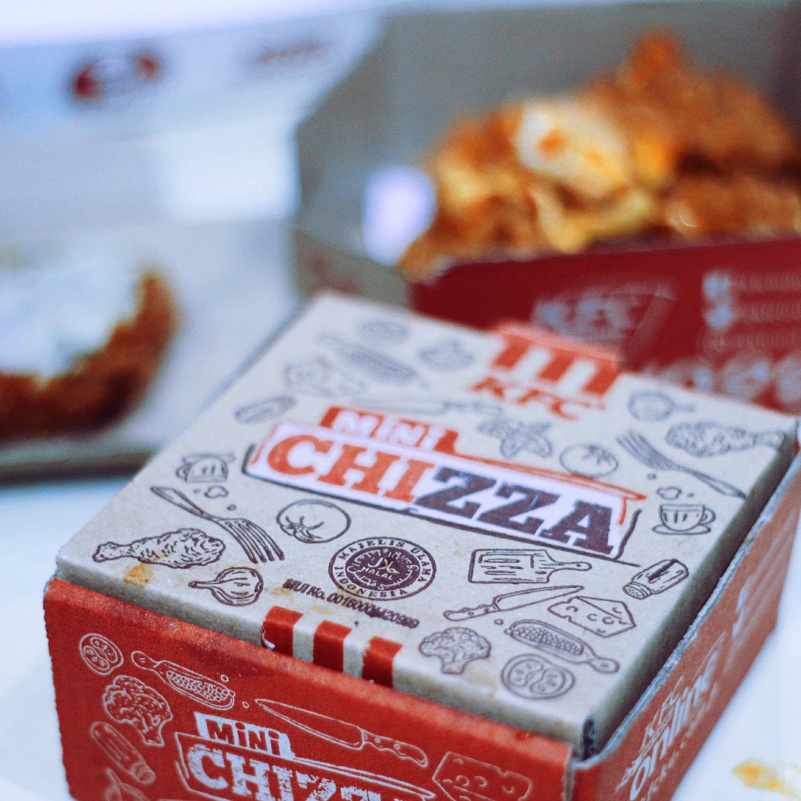 NEW CHICK IN J-TOWN: KFC MINI CHIZZA - Icha Khairisa