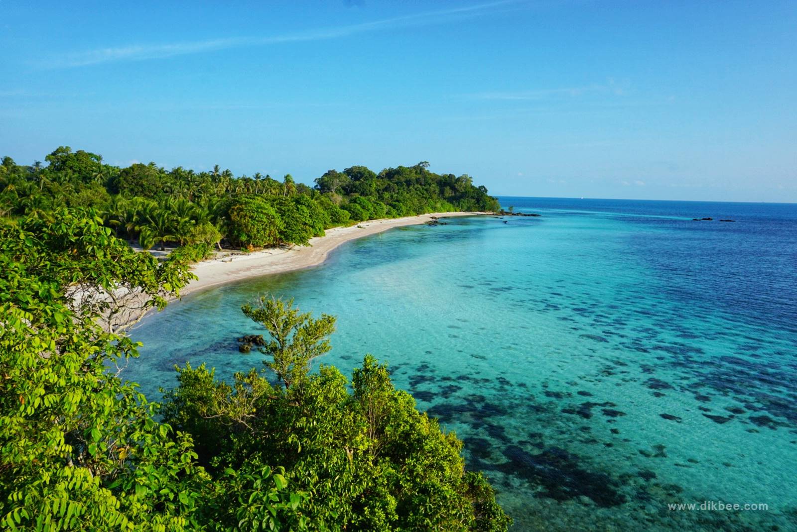 MENJELAJAH TEMPAT MENARIK DI PULAU LINGGA INDONESIA