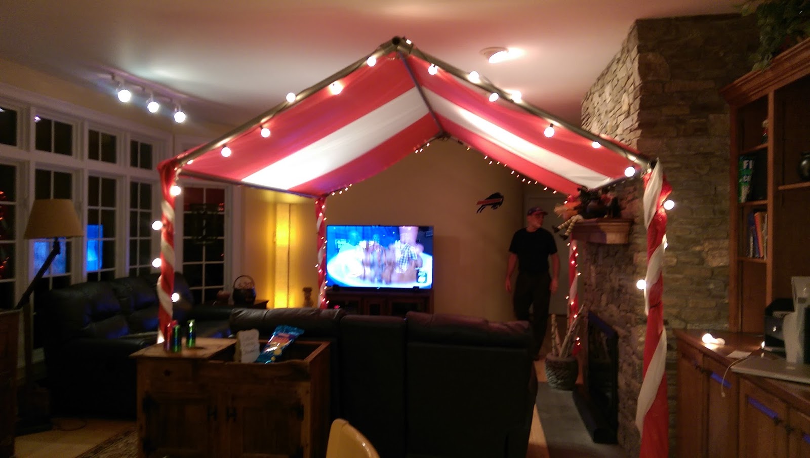 Holloways Appliance Center: Holloway's Sideshow Carnival Party