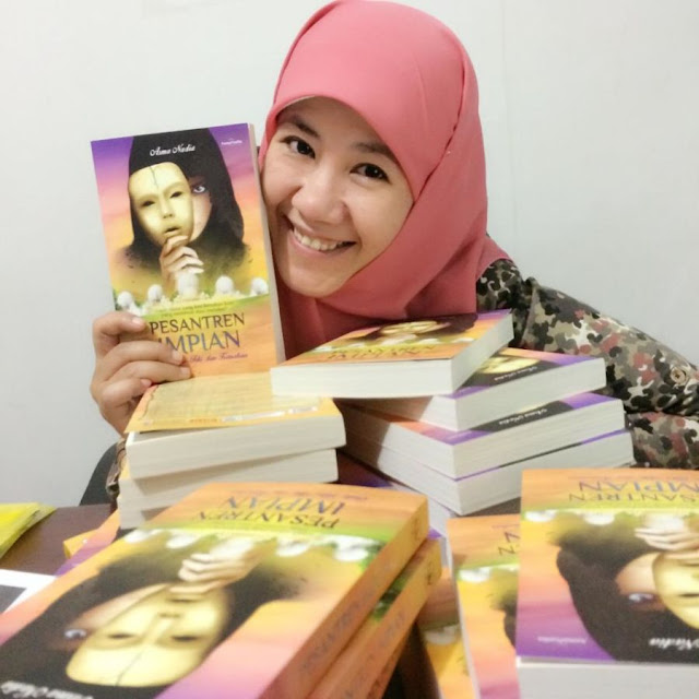 √ Biodata dan Profil Asma Nadia - Halo Sehat