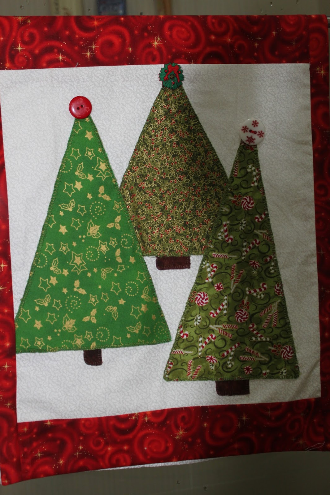 LABORES DE LILIANA: TOALLA DE CORTESÍA ARBOLITOS DE NAVIDAD- PATCHWORK ...