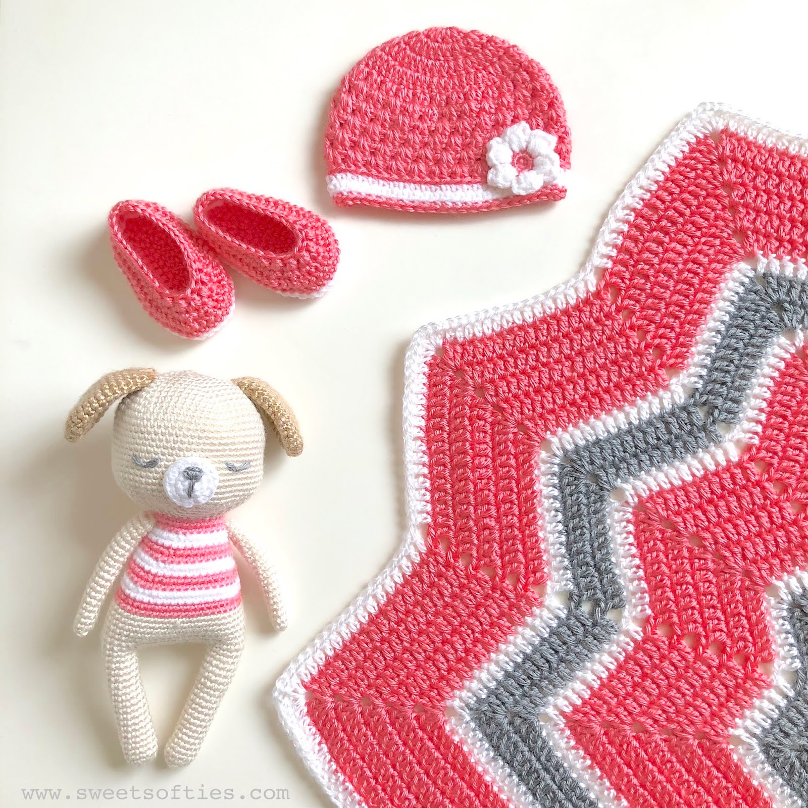 Newborn & Baby Shower Gift Bundle (3 Free Crochet Patterns!) - Sweet ...