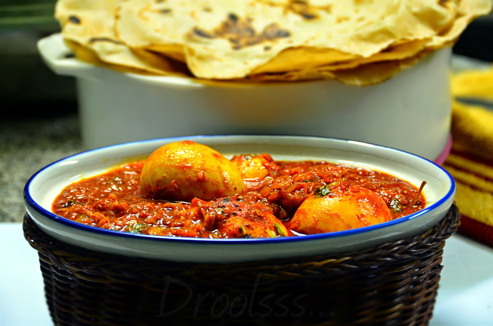 Droolsss . . .: Dim Kosha/ Spicy Egg curry - Bengali style