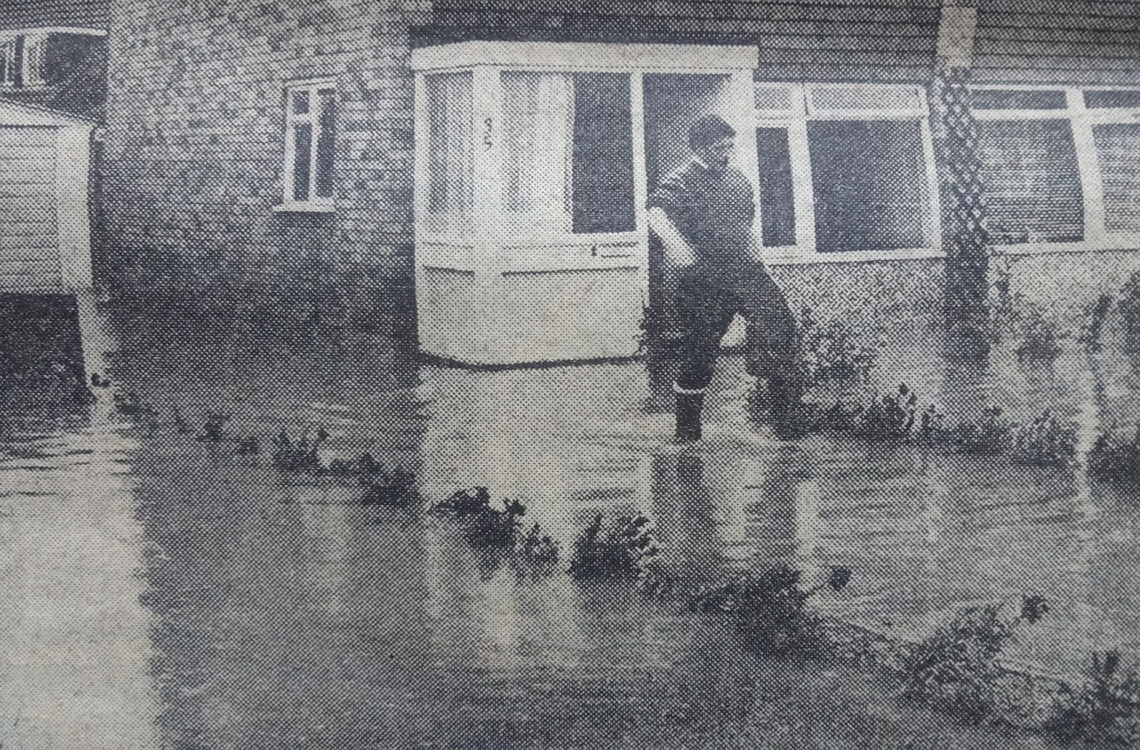 Tonbridge Daily: Tonbridge Flood in 1968
