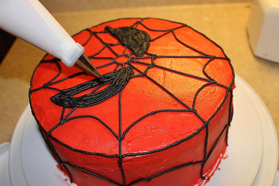 Lilyquilt: Spider-Man Birthday Cake (Tutorial)