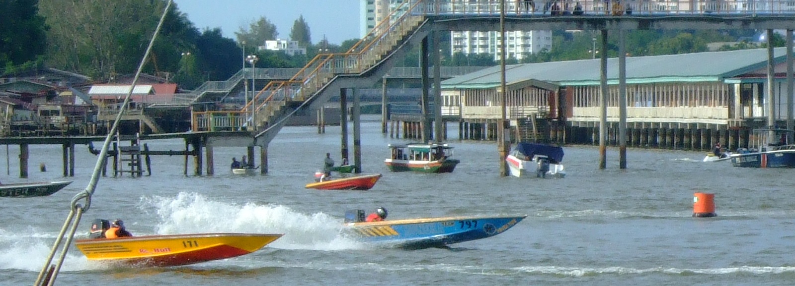 Lumba Perahu Kayuh dan Lumba Perahu "Tambang"