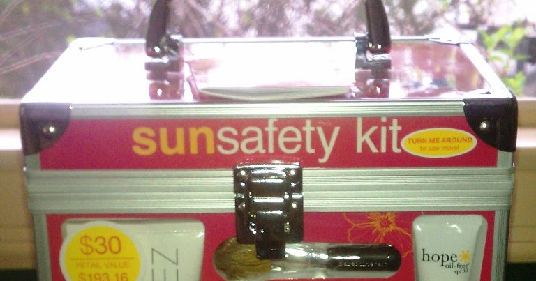 There's Always Time for Lipstick: Sephora Favorites Sun Safety Kit