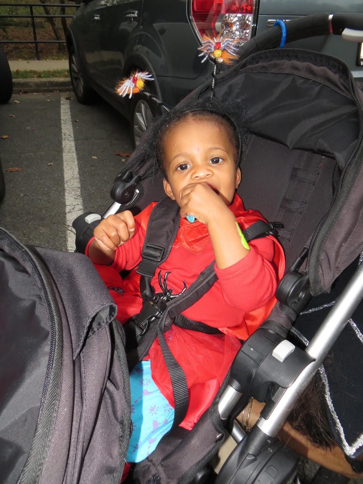 kaleidoscoping chaos...: Spooky Shabbat!