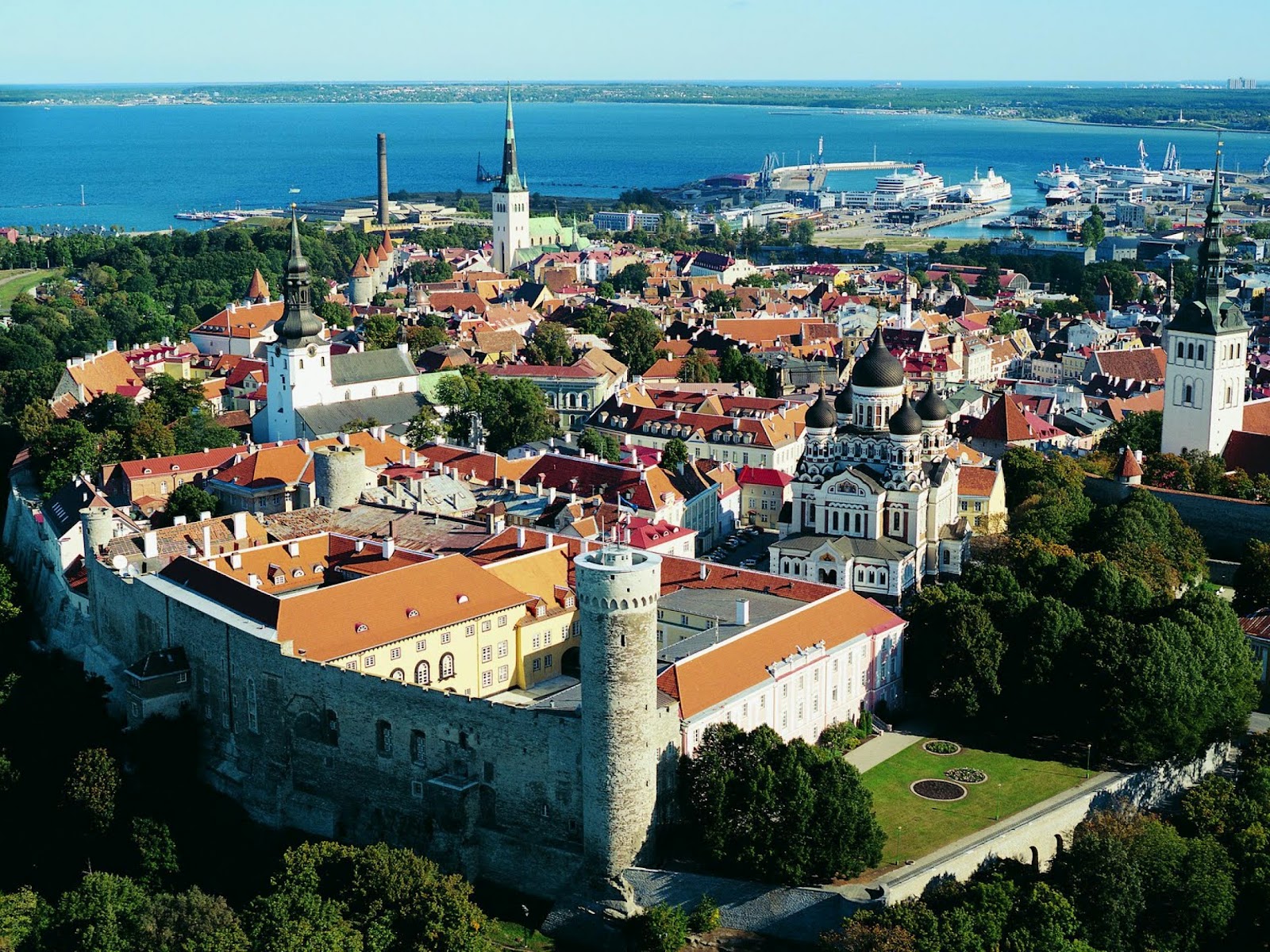 Travel & Adventures: Tallinn (Tallinna). A voyage to Tallinn, Estonia ...