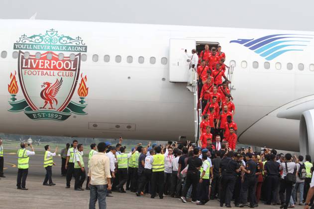 Liverpool FC Asia Tour 2013 Liverpool Tiba di Jakarta Menggunakan ...