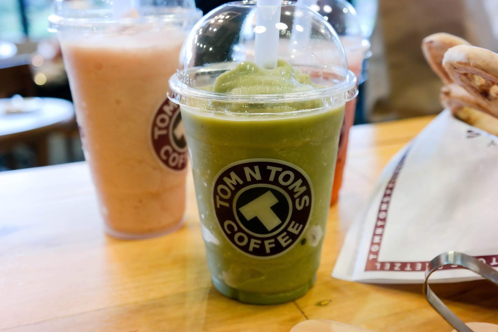 Sand Under My Feet: Tom N Tom's: Korean Wave of Coffee