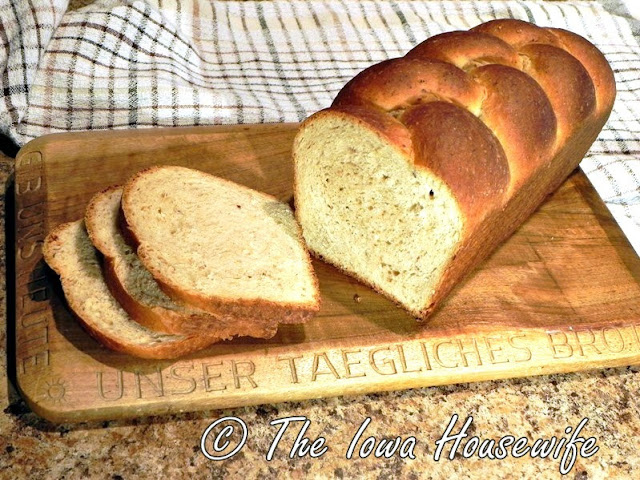 The Iowa Housewife: 7-grain Bread