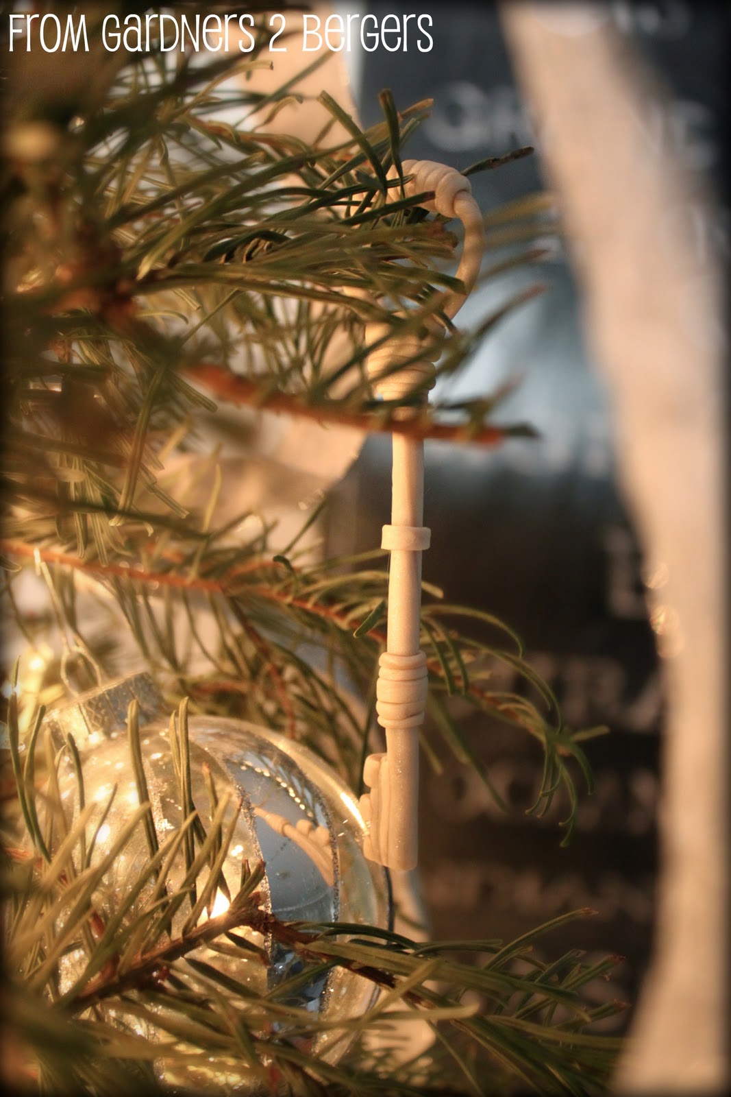 from Gardners 2 Bergers: Polymer Clay Skeleton Keys [Tutorial]