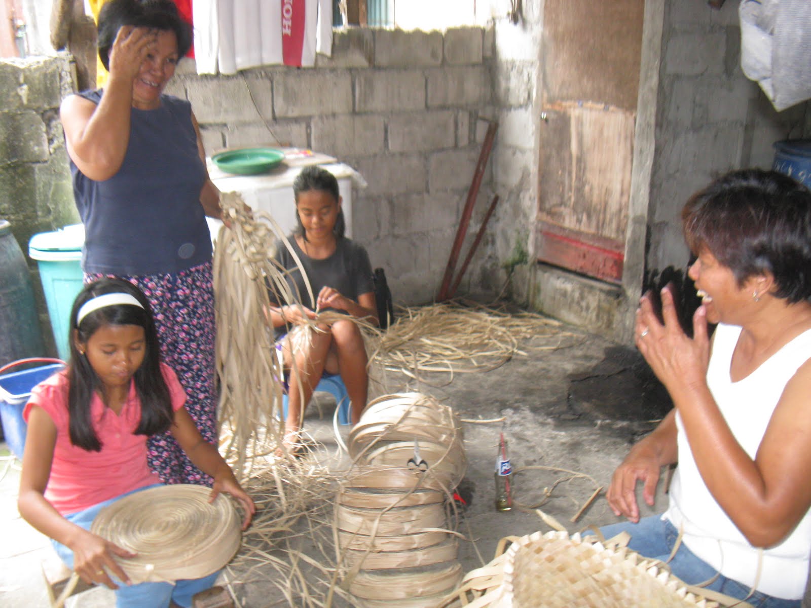 Barangay Manuyo Dos: Bayong Making @ Purok 5