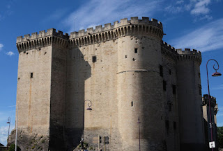 The Wayward Hawaiian: Tarascon Castle