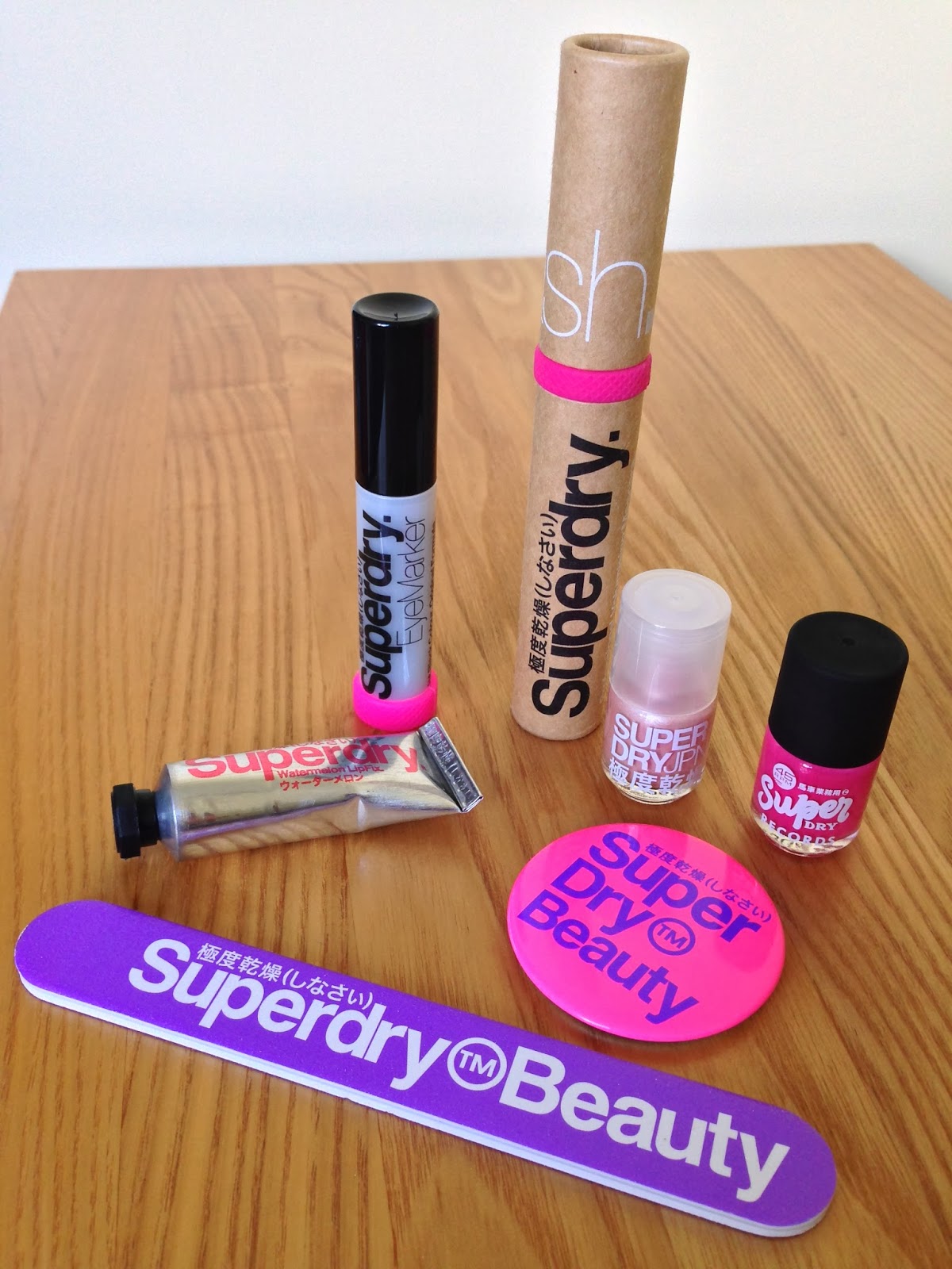 Brush up and Make-up!: Superdry Bento Beauty-Box