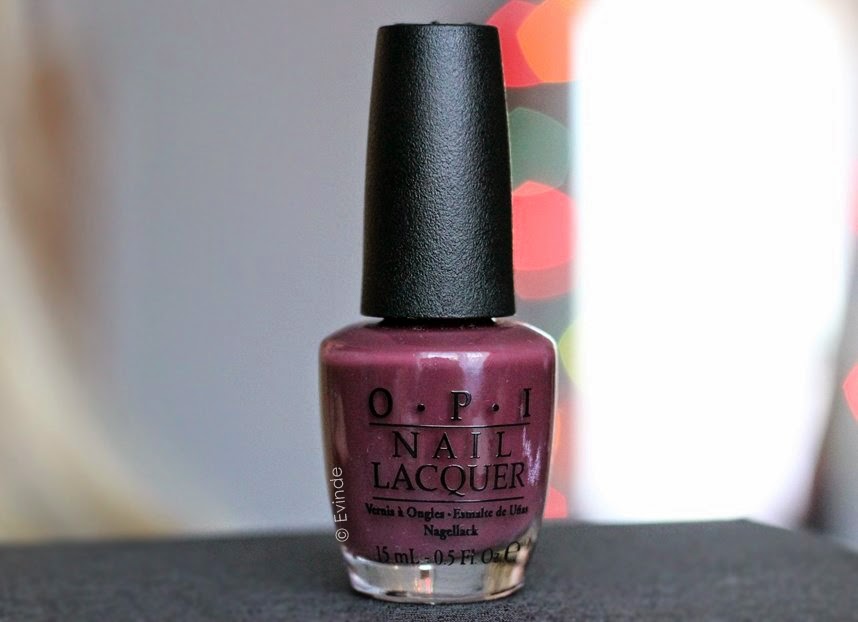 OPI Scores A Goal! | Review + Swatches | Evinde's Blog