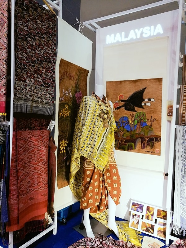 Oriental Textiles and Fashion Show at TELA ASEAN - For Urban Women ...