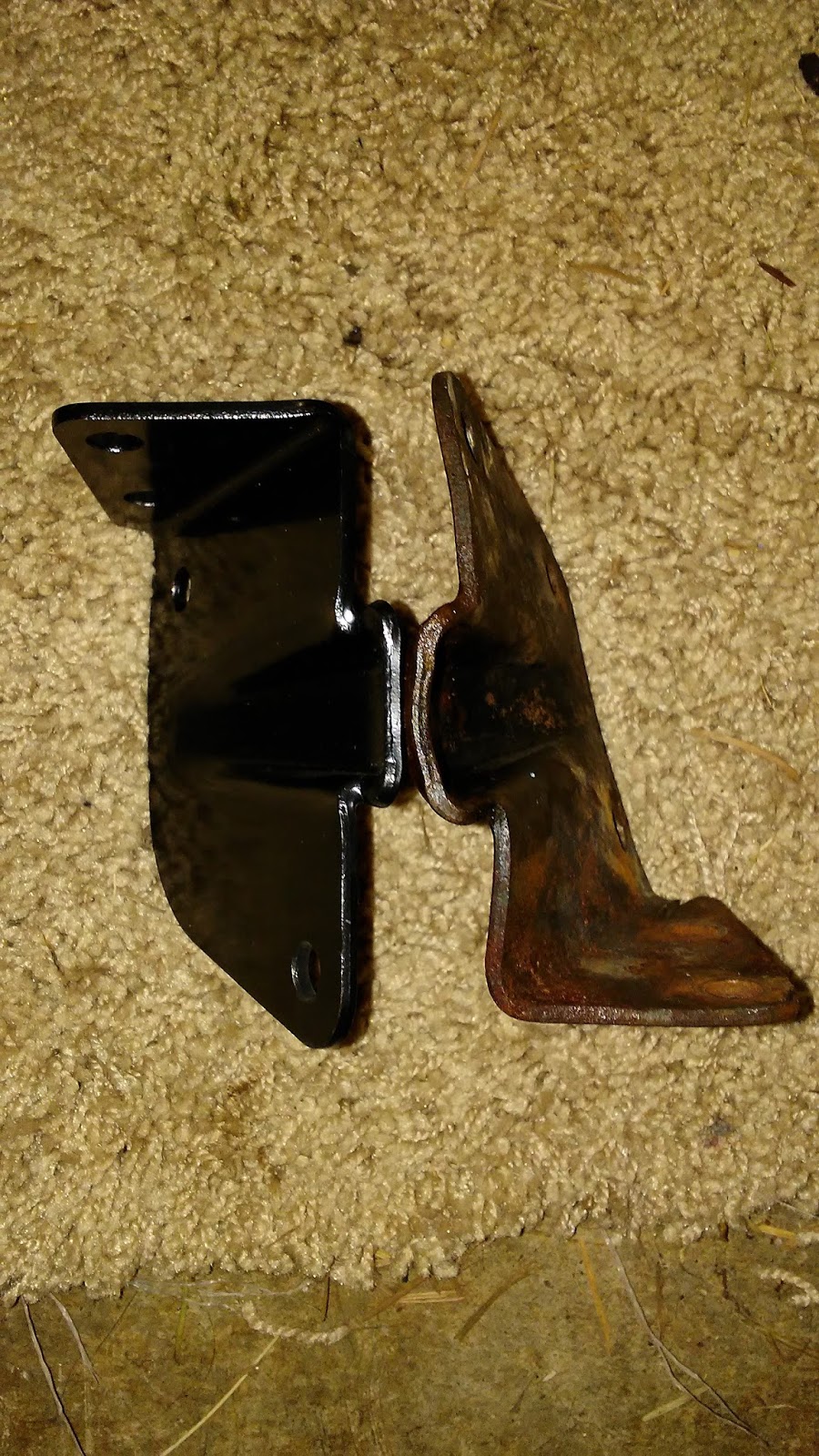 View from a Bus: MGB - engine mounts