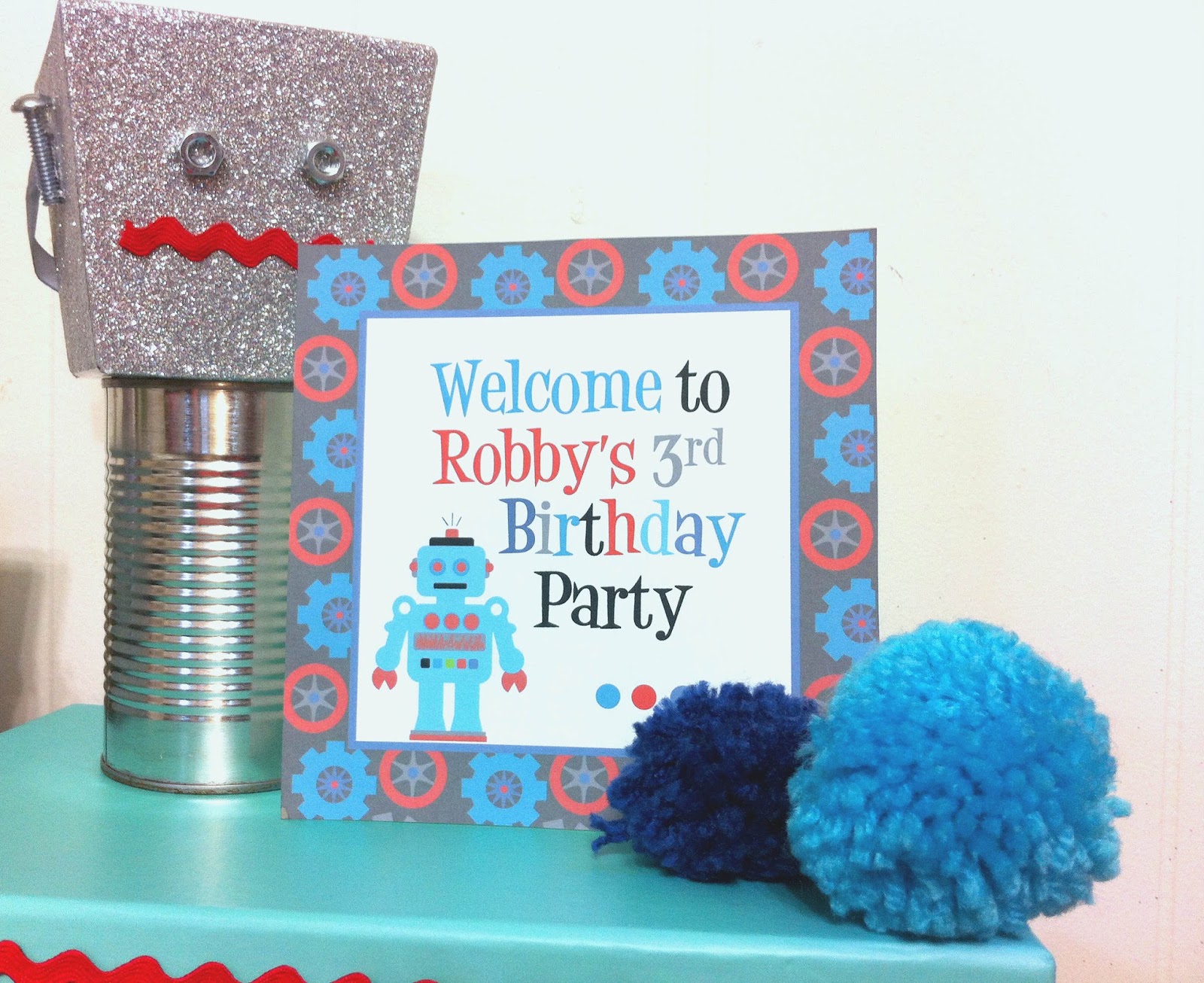 Cupcake Wishes & Birthday Dreams: Awesome Retro Robot Party Ideas