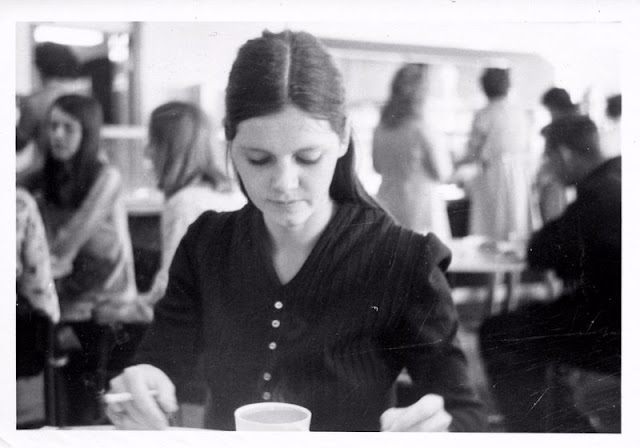 33 Badass Photos of Smoking Ladies From the 1960s ~ Vintage Everyday