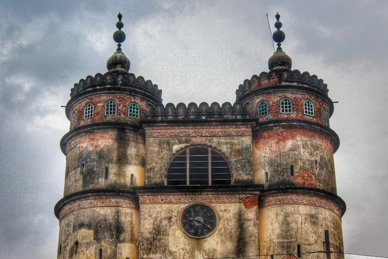 Hoogly : An Untold Story.