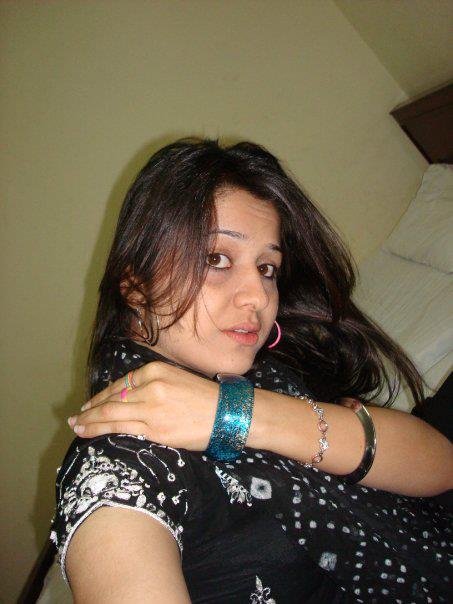 HOT: Pakistani Girl: Pakistani Beautiful Girl Amina's 15 Photos