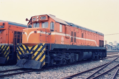 飛行場の測候所: 美國GM-EMD製的G22系列柴電機車