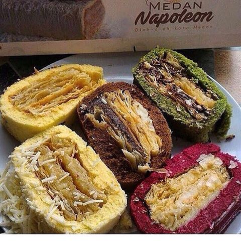 Makanan Khas Medan Napoleon - Ragam makanan