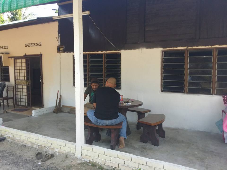 Kerja Cat Kayu Simen dan Lantai